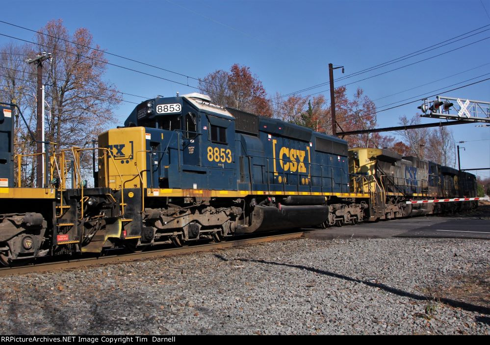 CSX 8853 on Q404